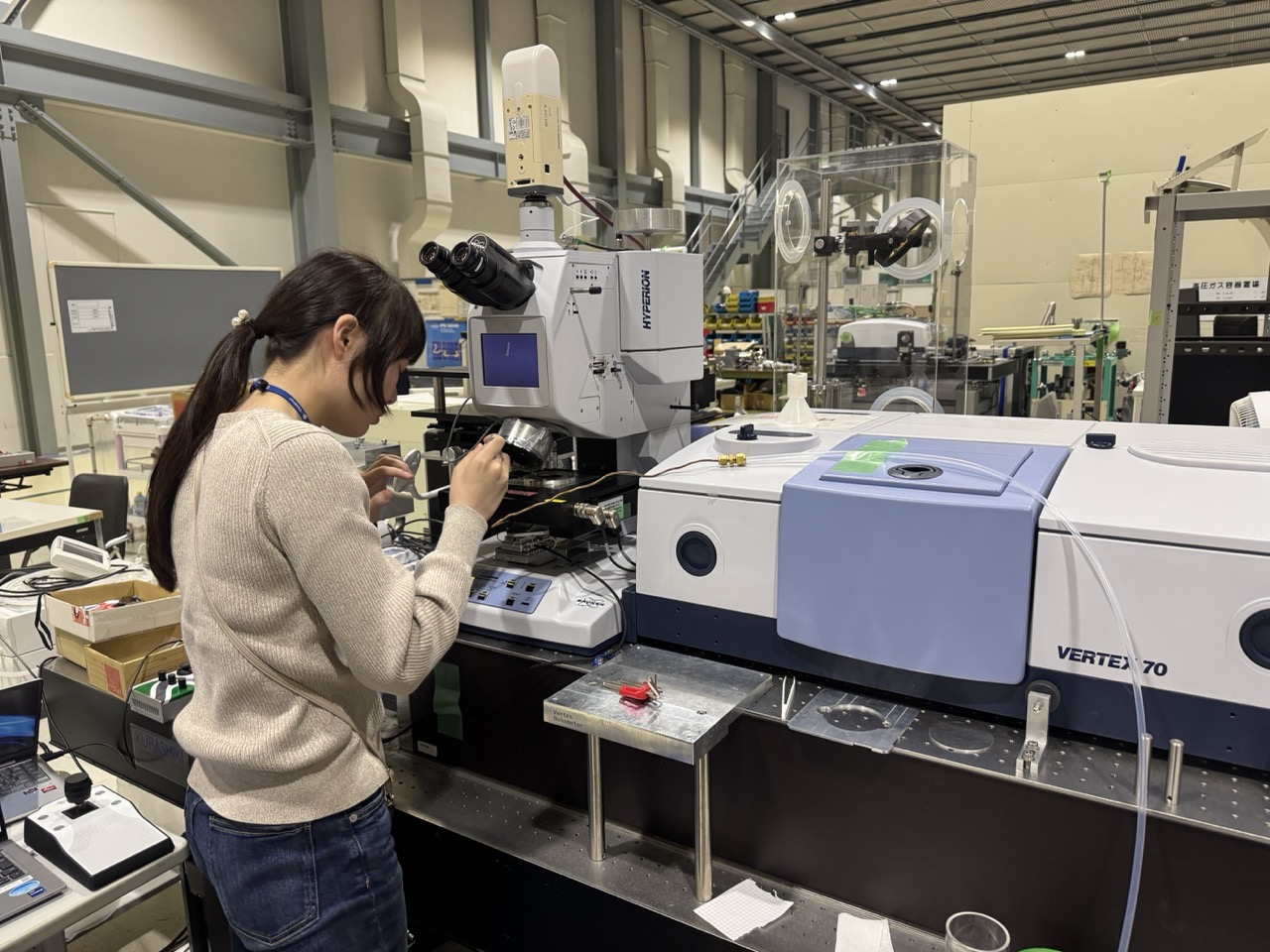 【実験】SPring-8 BL43IR | Menicon FUTURE DEVICE LABORATORY